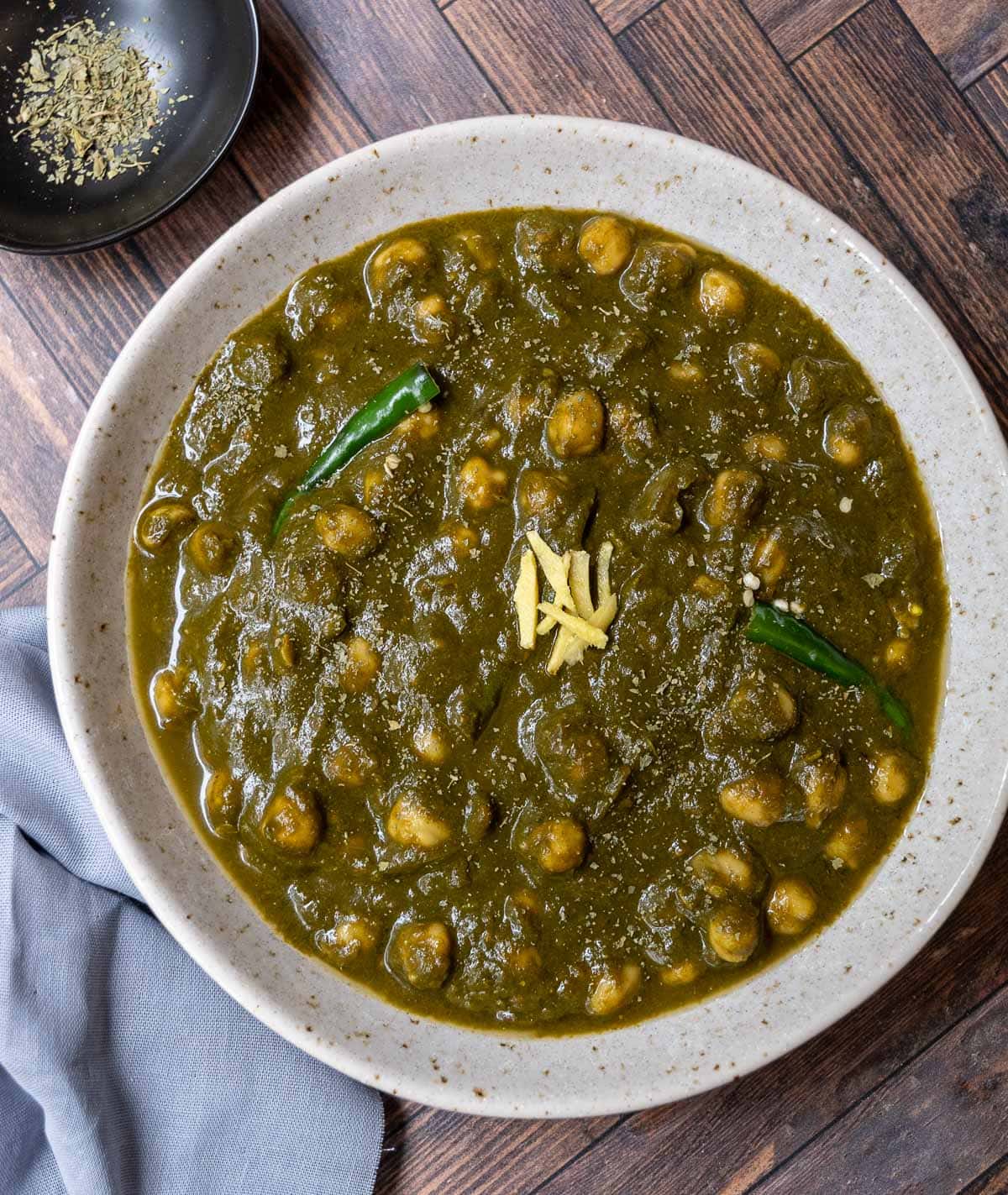 The Best Channa Saag(Pālak) Ever! - Delicious Curry | Dill and Thyme