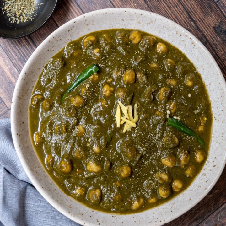 The Best Channa Saag(Pālak) Ever! - Delicious Curry | Dill and Thyme